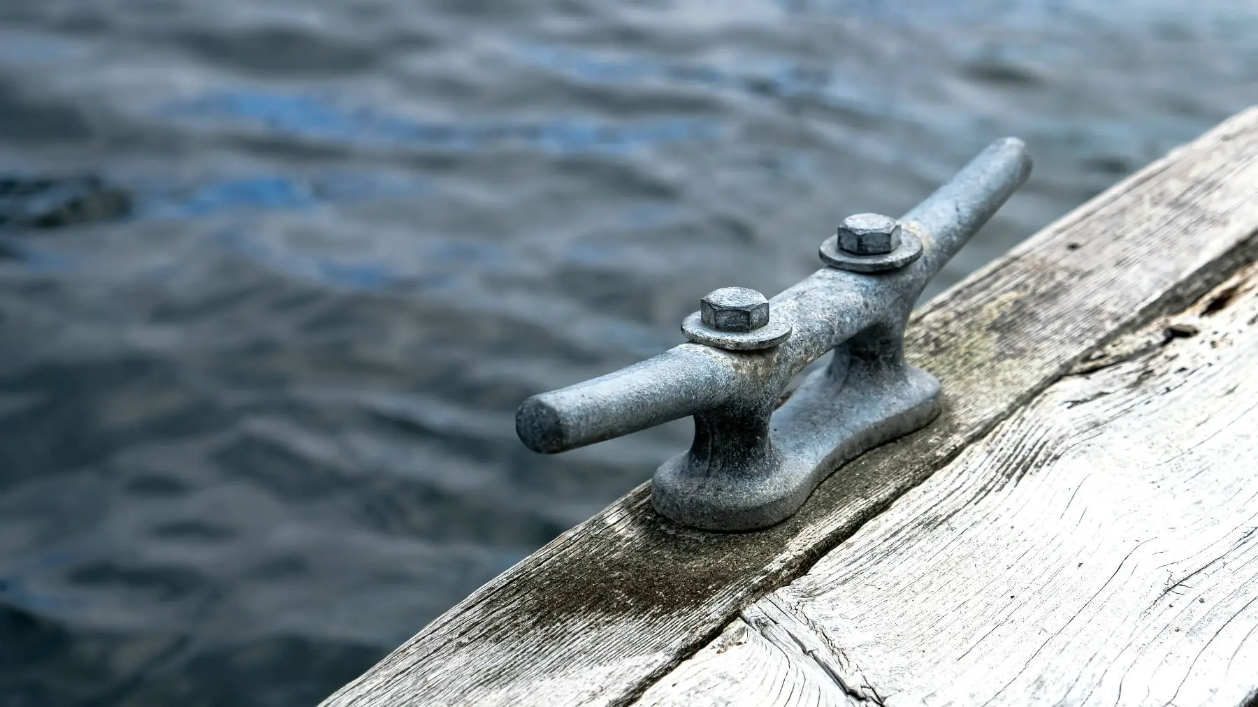 How to Tie Your Boat Securely - Sailinghavens